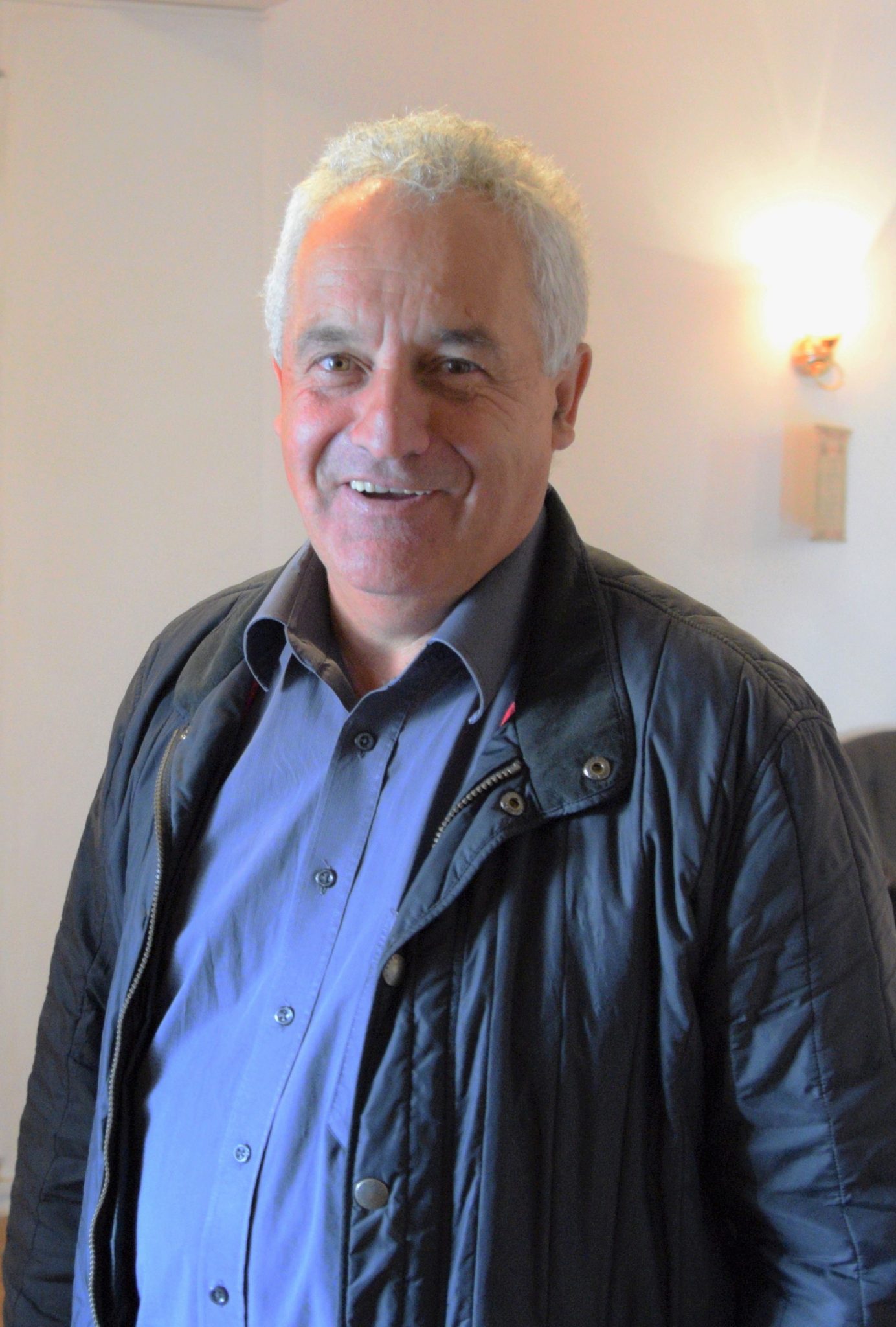 BRADUL MĂNECIU, din dragoste pentru lemn - Revista Mobila