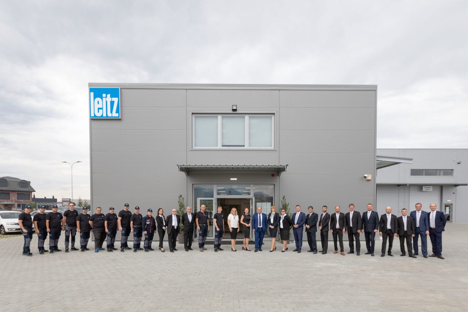 LEITZ a inaugurat noul sediu, în prezența partenerilor din România ...